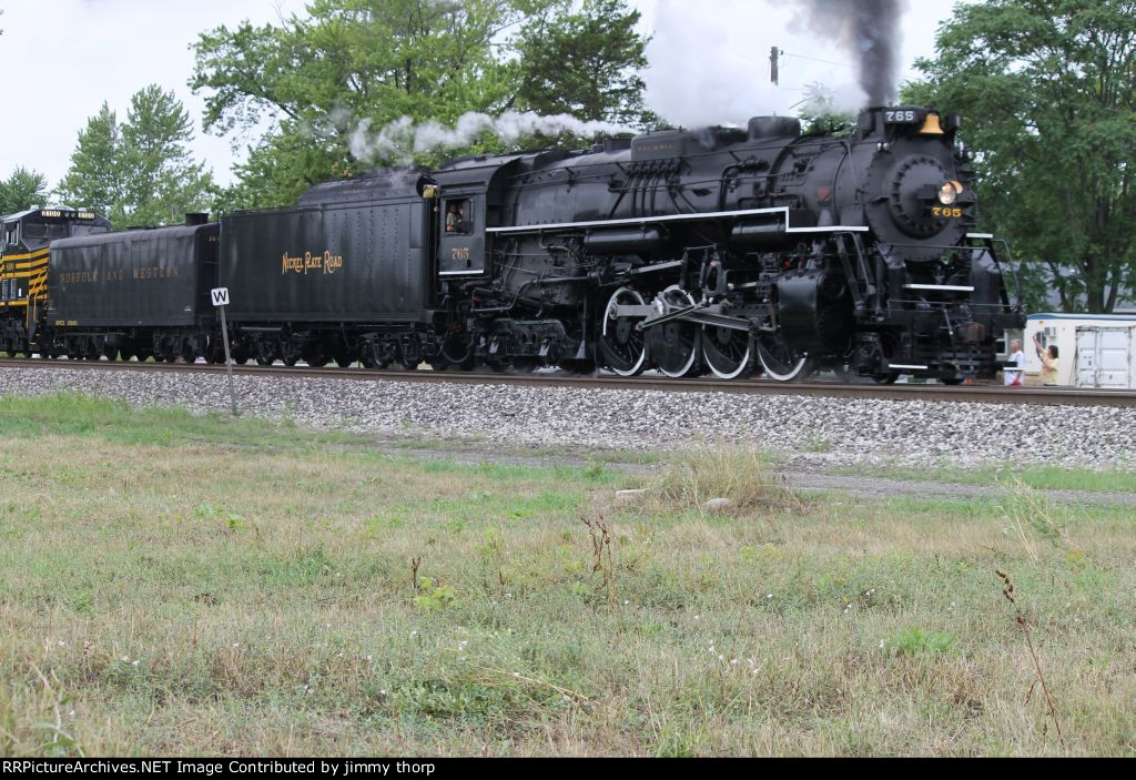 NKP 765 with NS 8100. NS train 054 heades east.